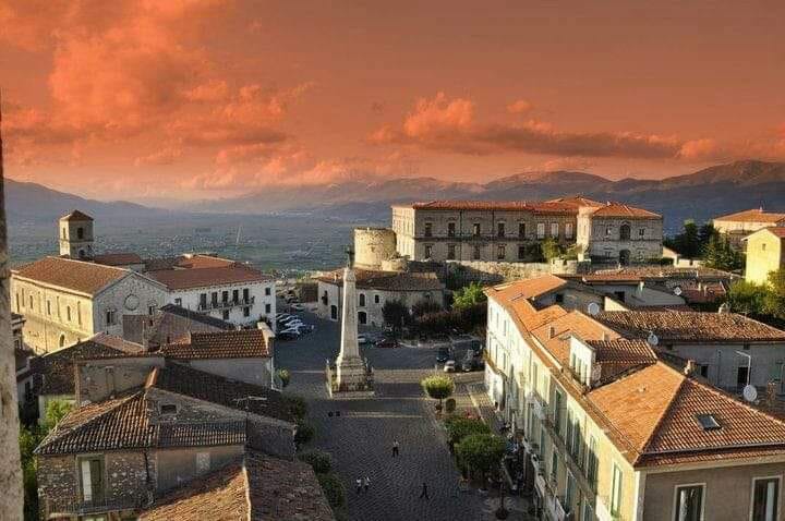 Teggiano, il paese della Principessa Costanza — Vallo Più