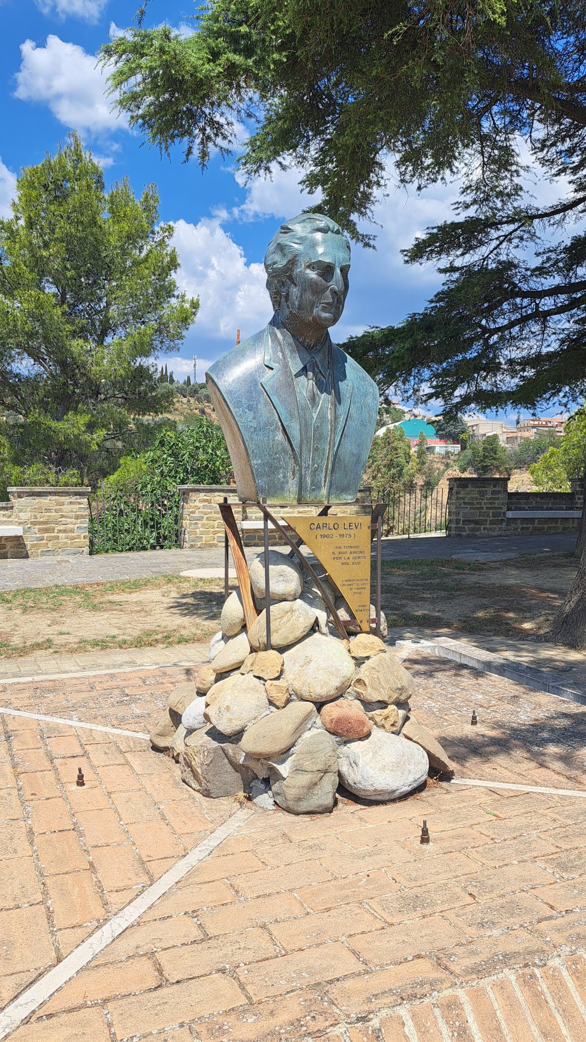 Aliano, paese dei calanchi e di Carlo Levi — Vallo Più